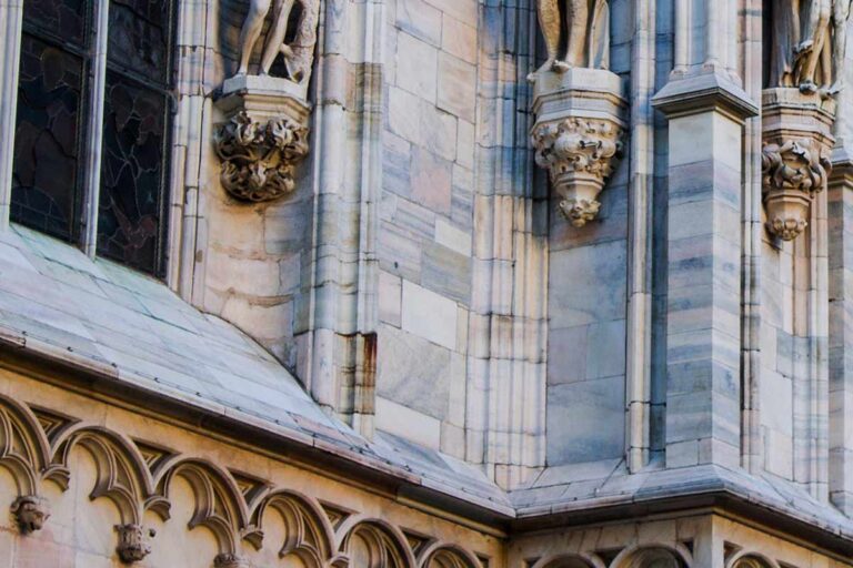 Fassadengestaltung: Welche Arten von Gesimsen gibt es?